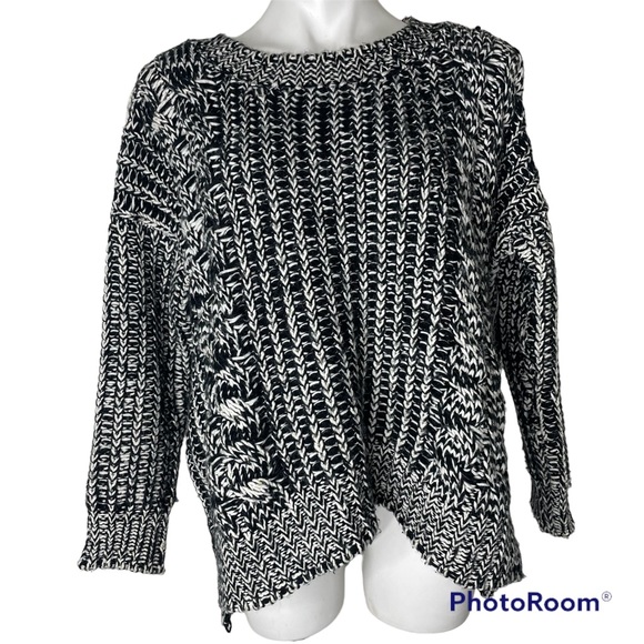 Chloe K | Sweaters | Chloe K Chunky Knit Sweater L Black White Hi Low ...